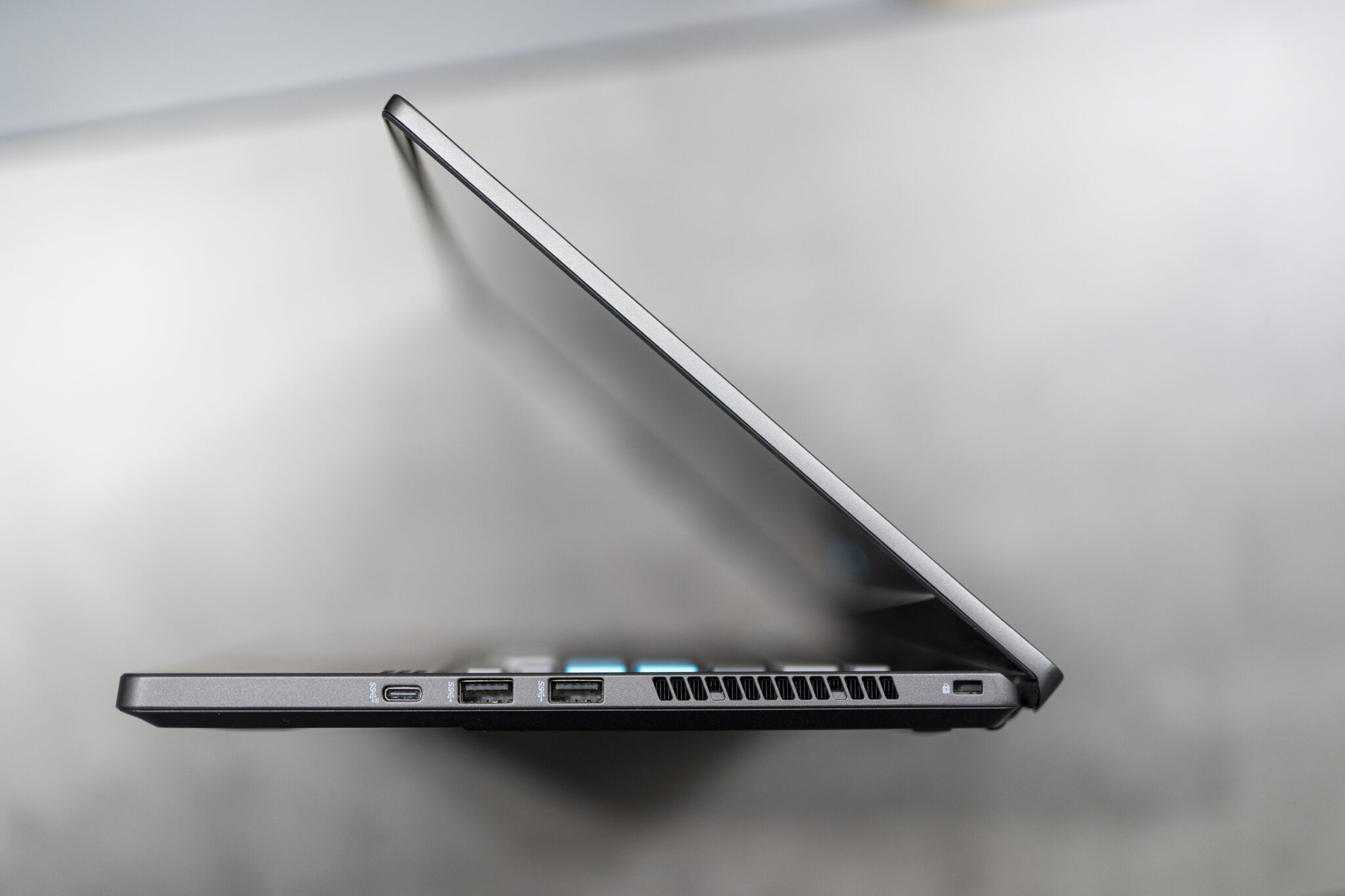 Preizkusili smo gaming prenosnik Asus ROG Zephyrus G14 AW SE | Game Gang